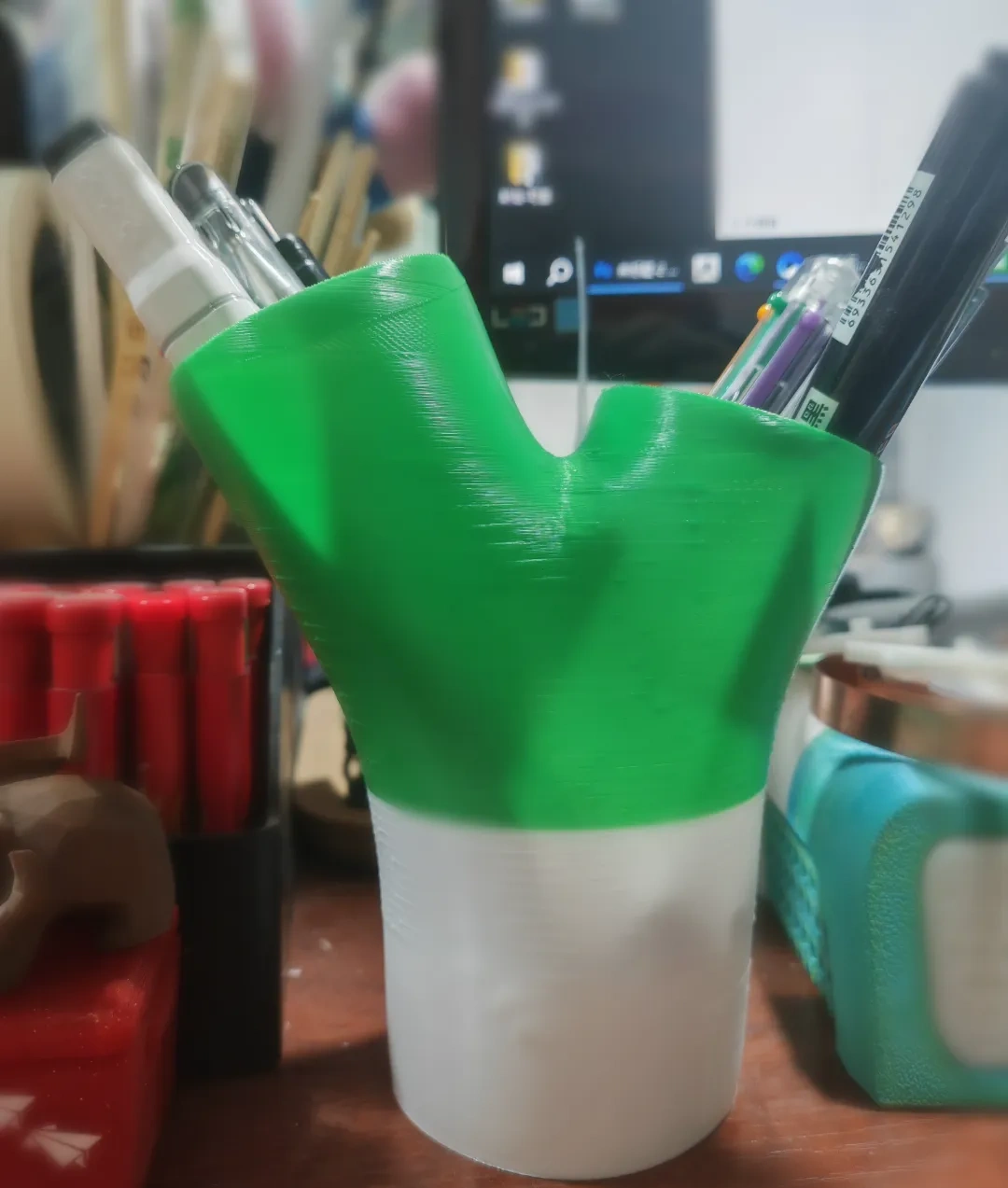 大葱笔筒/Scallion pen holder 来自 DearTaurus - MakerWorld