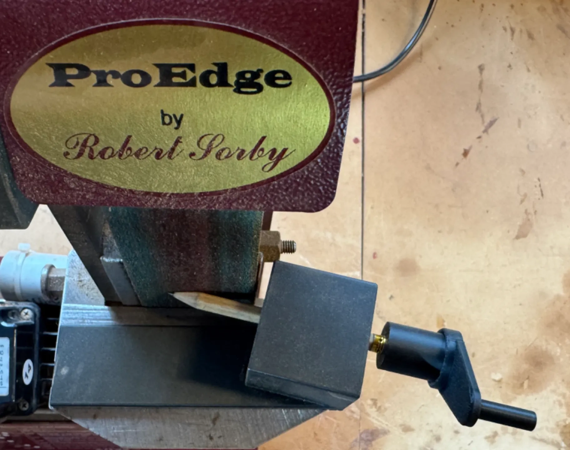 用于 Sorby Pro Edge 的卷笔刀夹具 来自 Butch-and-Braces - MakerWorld