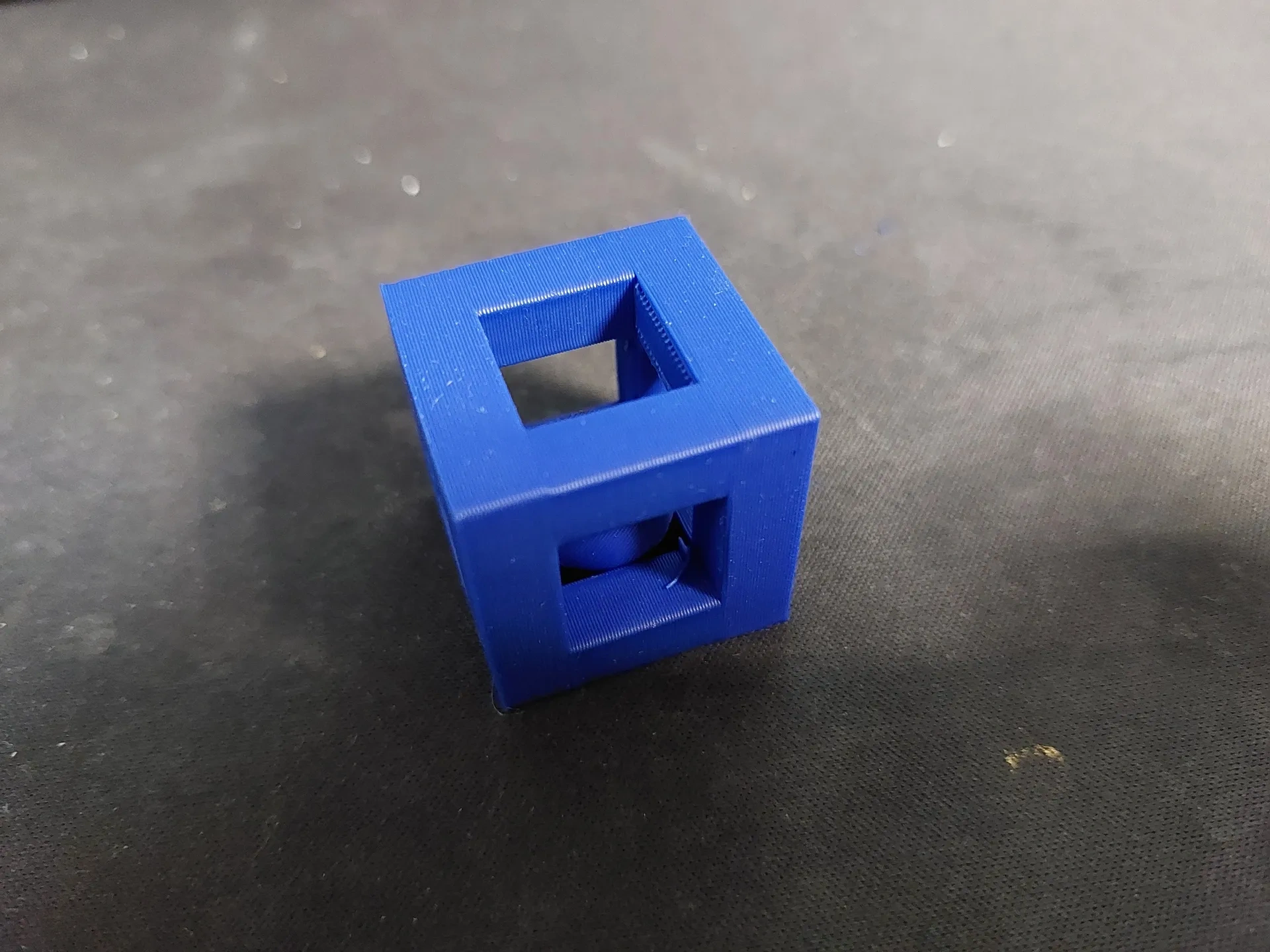 Ball in Cube 来自 martin.hardi - MakerWorld