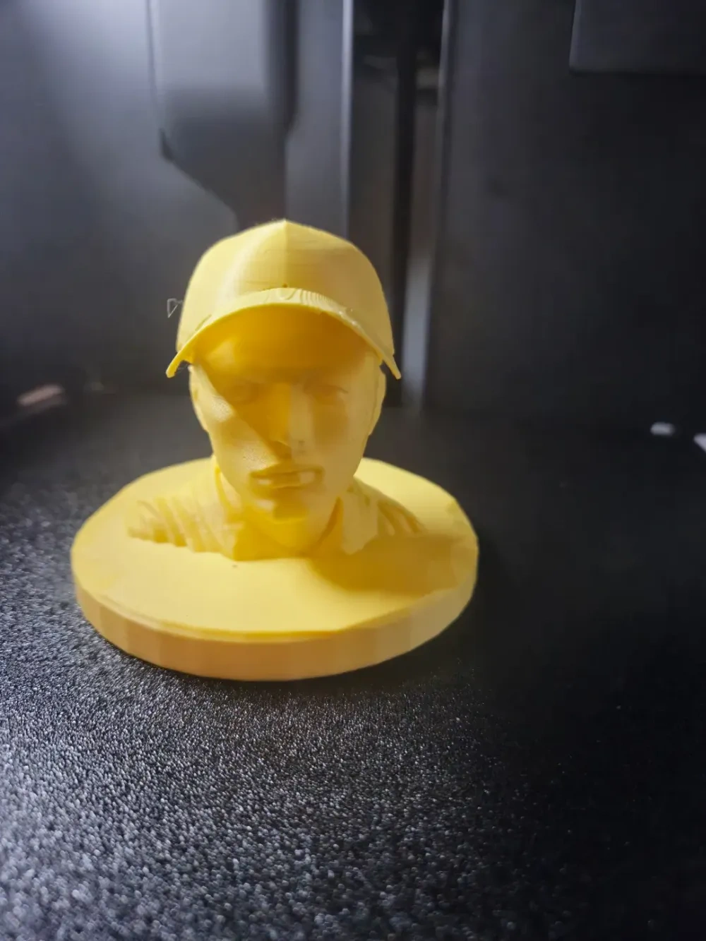 马克斯·维斯塔潘雕像 - 免费 3D 打印模型 - MakerWorld