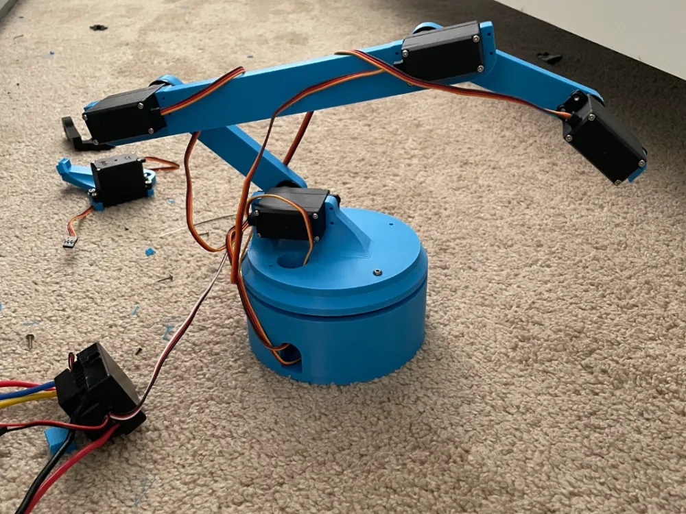 Arduino MG996r机械臂 来自 TheNerdyOne - MakerWorld