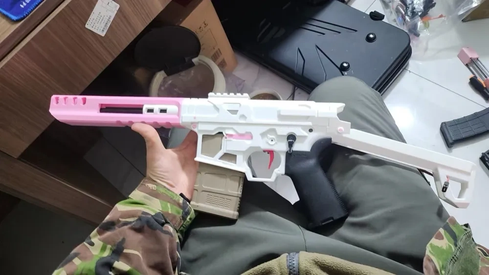 水弹SQB镂空科幻发射器 来自 小猫的胡思乱想 MakerWorld：免费下载 3D 模型