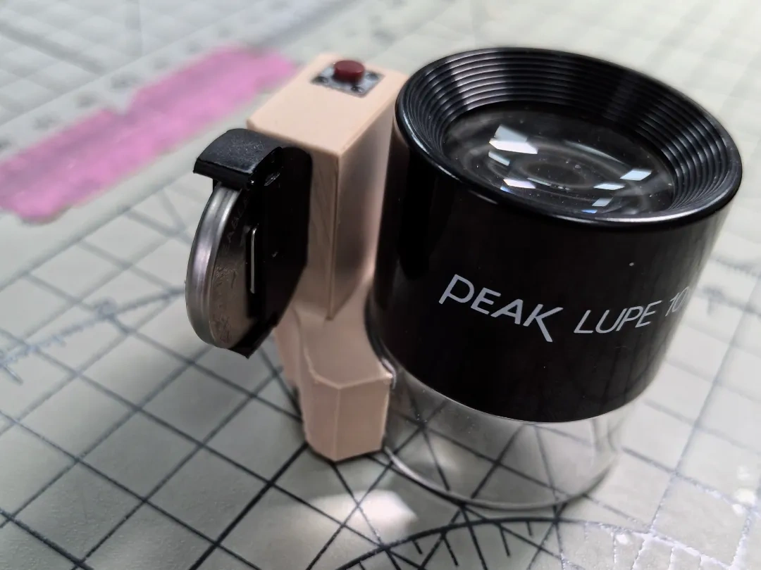 PEAK LUPE 10X Magnifier auxiliary light 来自 奥氏体不锈钢 - MakerWorld