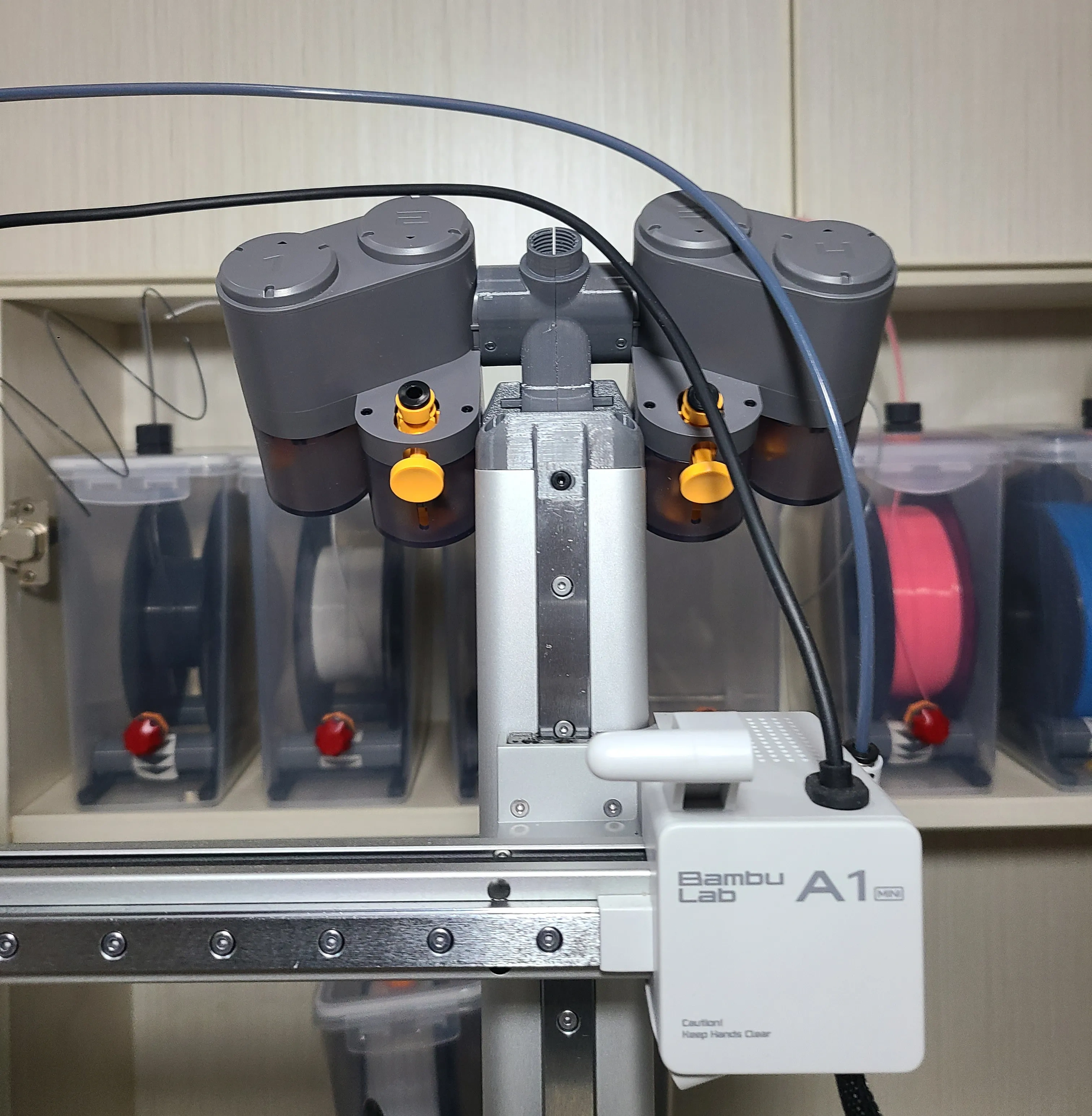 A1 mini Z轴顶置 AMS Lite 改装方案（高度仅比肩A1横梁43cm） 来自 RH MakerWorld：免费下载 3D 模型