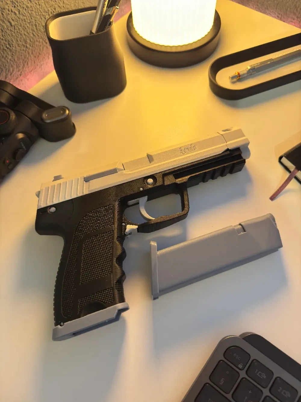 生化危机 SG-09 R 来自 3dwb MakerWorld：免费下载 3D 模型