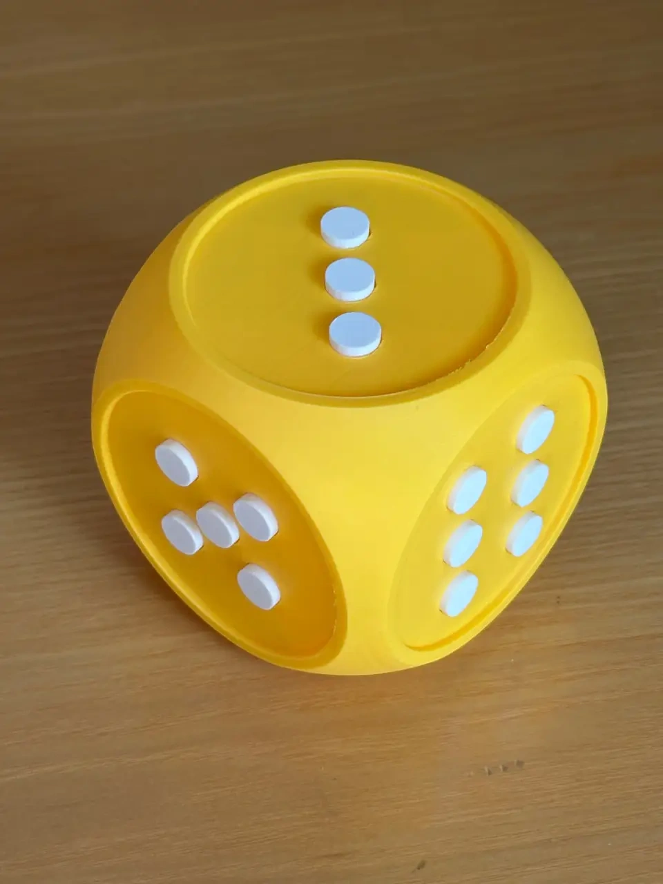 DADI——灵感源于Wii Party 来自 matte_roba MakerWorld：免费下载 3D 模型