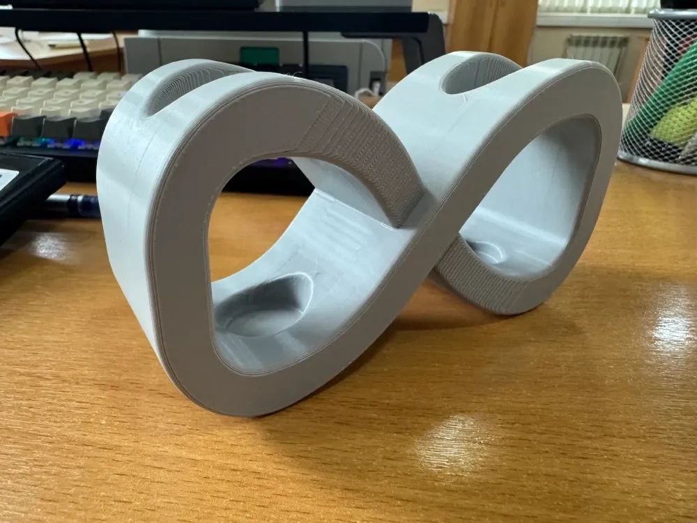 Infinito- 优雅笔筒 来自 3DGOAT MakerWorld：免费下载 3D 模型