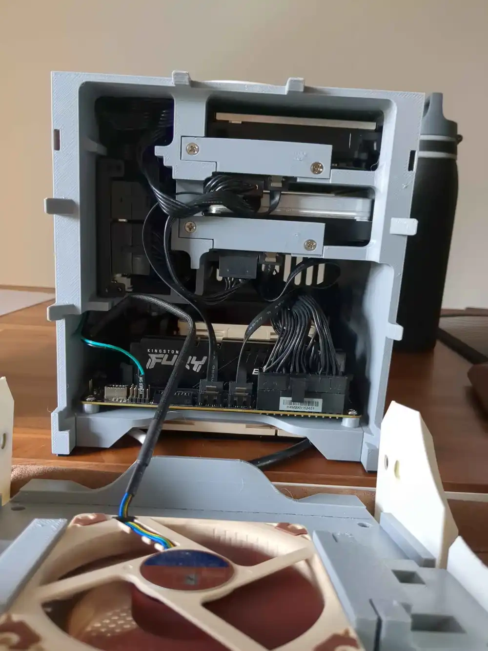 Companion Cube NAS 来自 xovi MakerWorld：免费下载 3D 模型