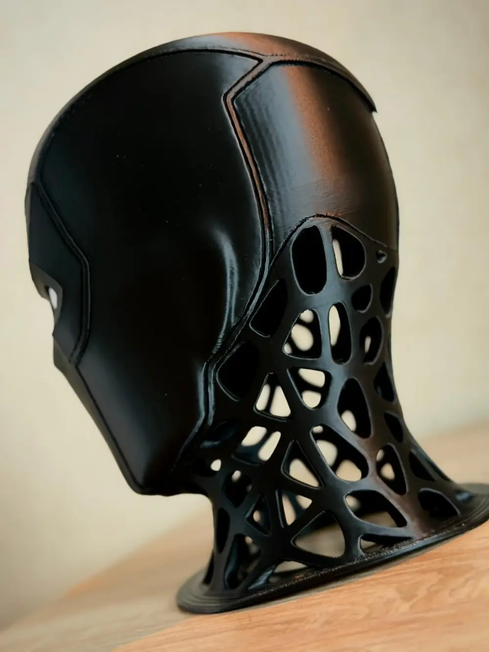 耳机架 - 死侍 来自 ErDo MakerWorld：免费下载 3D 模型