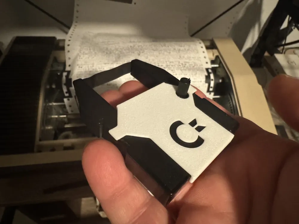 Commodore MPS801 色带适配器，适用于 Pyramid 打印机 来自 delorean1 MakerWorld：免费下载 3D 模型