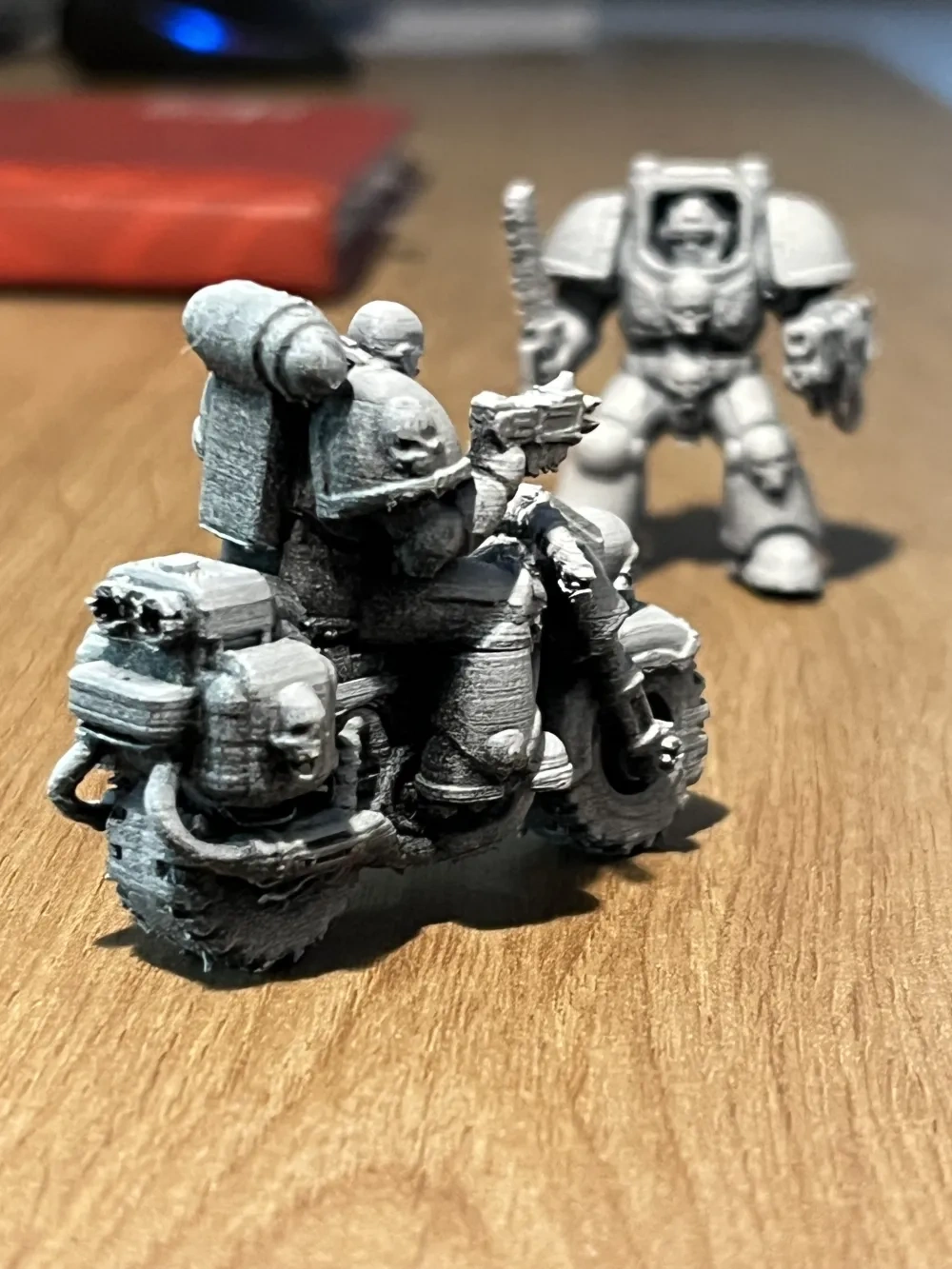 微型战锤摩托车手 来自 lagalerylab MakerWorld：免费下载 3D 模型