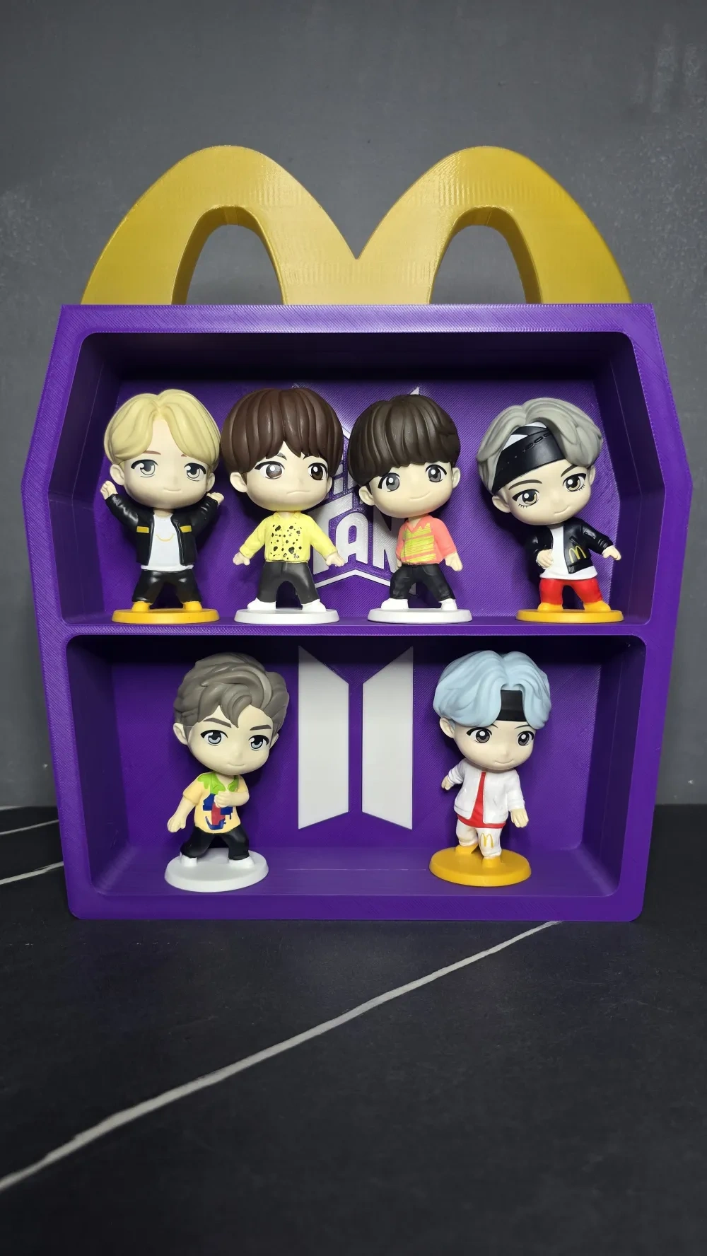 BTS TinyTAN 的开心乐园餐底座 来自 José Peña MakerWorld：免费下载 3D 模型