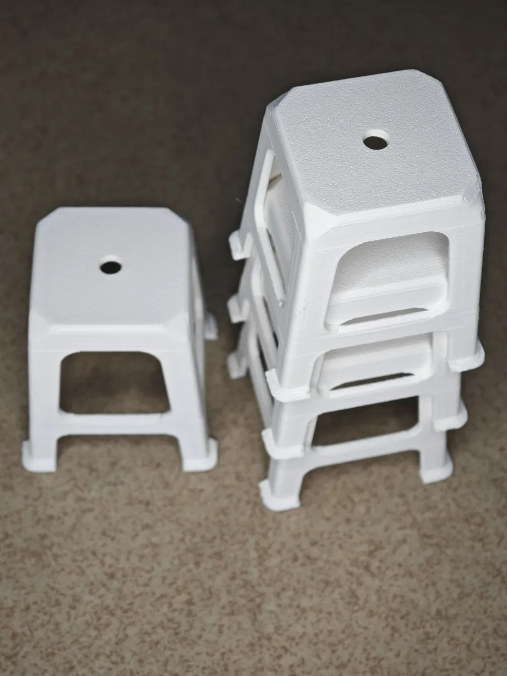 广东省凳塑料凳子模型 来自 BD黑色蒲公英 MakerWorld：免费下载 3D 模型