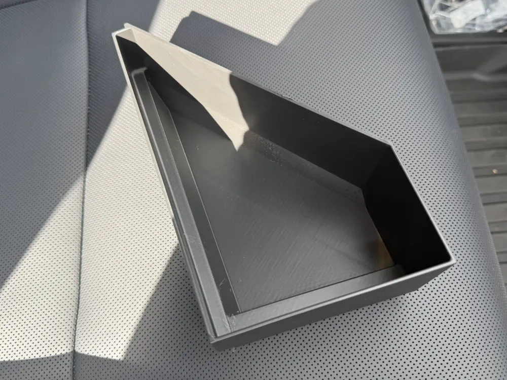 cybertruck 前排乘客门废料/储物箱 二次创作 - 来自 LHY MakerWorld：免费下载 3D 模型