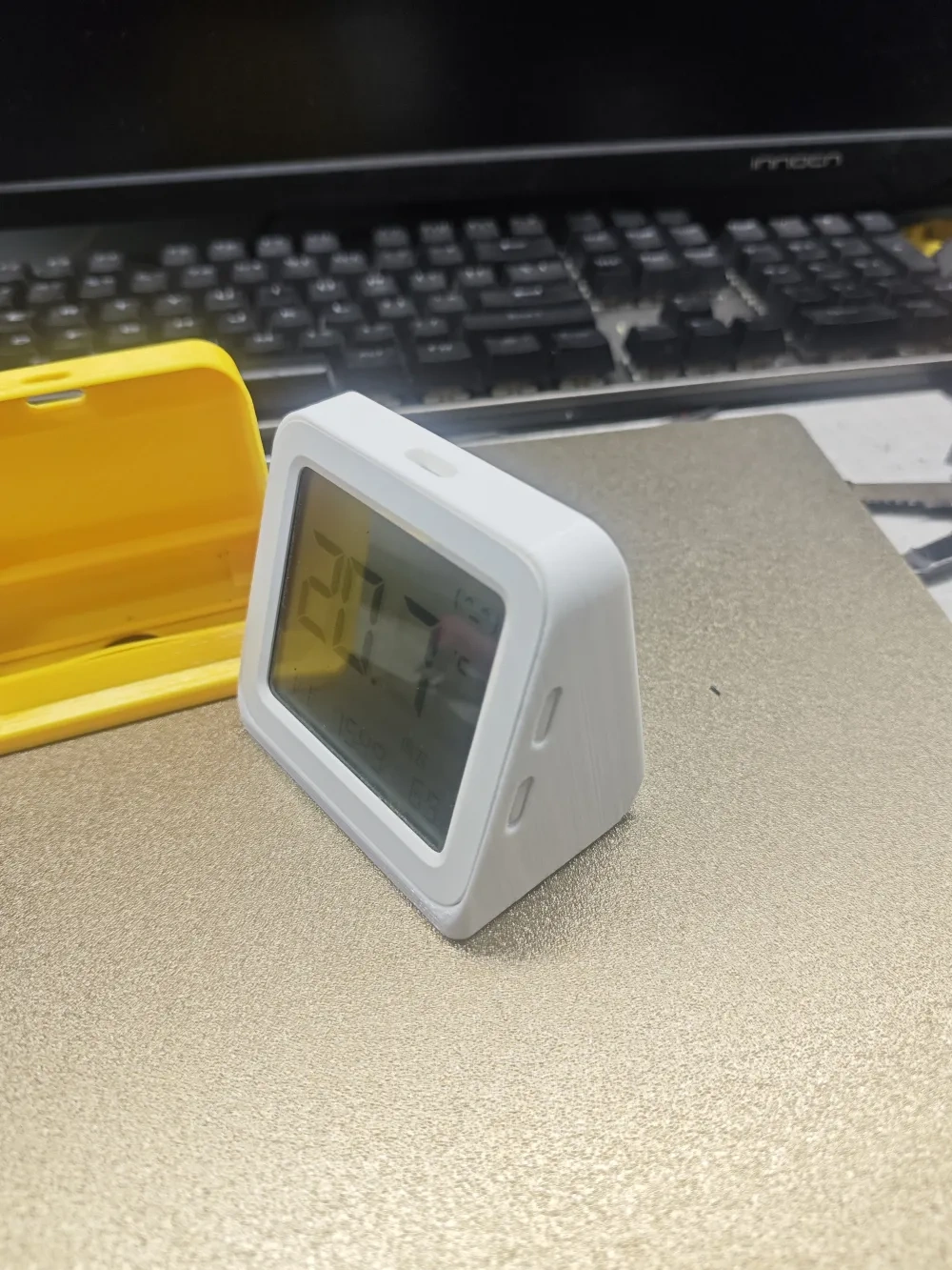 小米温湿度3改装18650外壳 来自 小小船 MakerWorld：免费下载 3D 模型