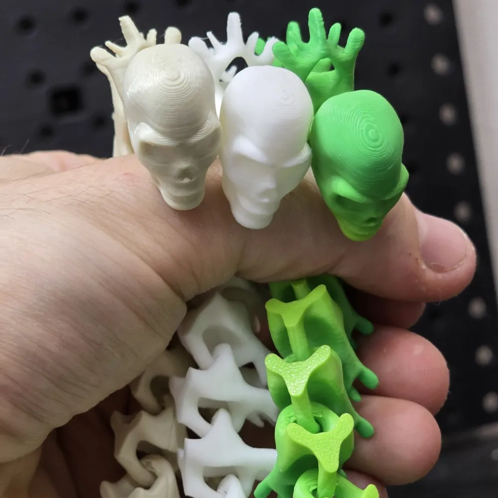 可活动的脊柱 万圣节巫妖的脊柱 来自 PrintStart3D MakerWorld：免费下载 3D 模型