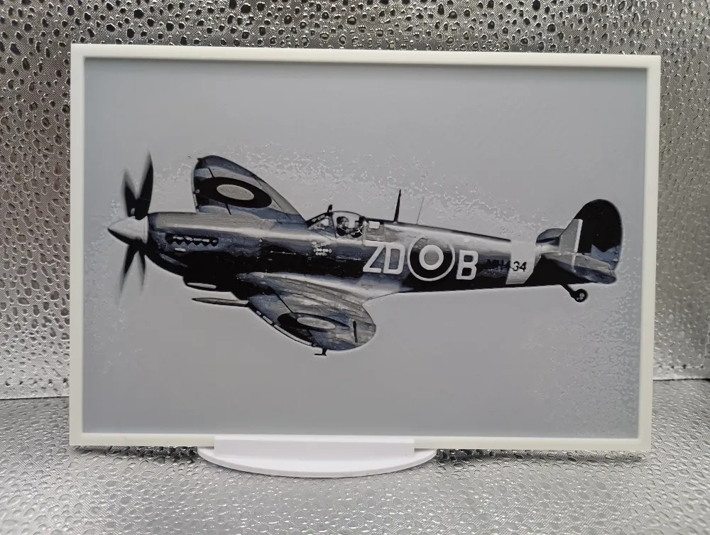 喷火式战斗机 Hueforge 来自 Borishotch Industries MakerWorld：免费下载 3D 模型