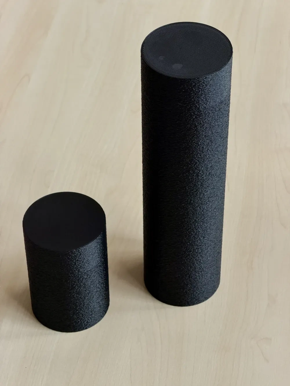 极简螺旋盖容器 – 纹理表面 来自 Kiki MakerWorld：免费下载 3D 模型