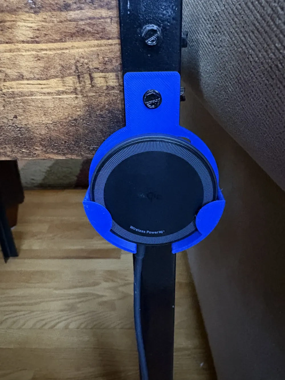 Anker Zolo 无线充电器支架 来自 Skipping Stone Design MakerWorld：免费下载 3D 模型