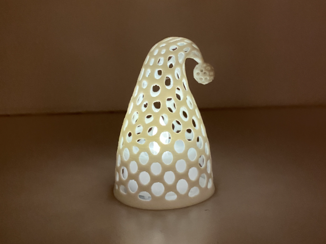 Voronoi 圣诞帽灯罩 来自 Sar.ila MakerWorld：免费下载 3D 模型
