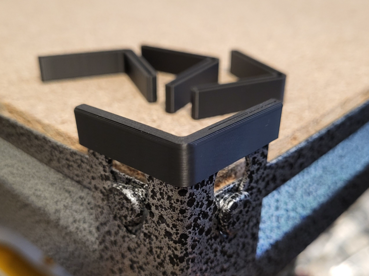 储物架盖 (1.25" x 1.25" x .04" 角钢) 来自 Kennen3D MakerWorld：免费下载 3D 模型