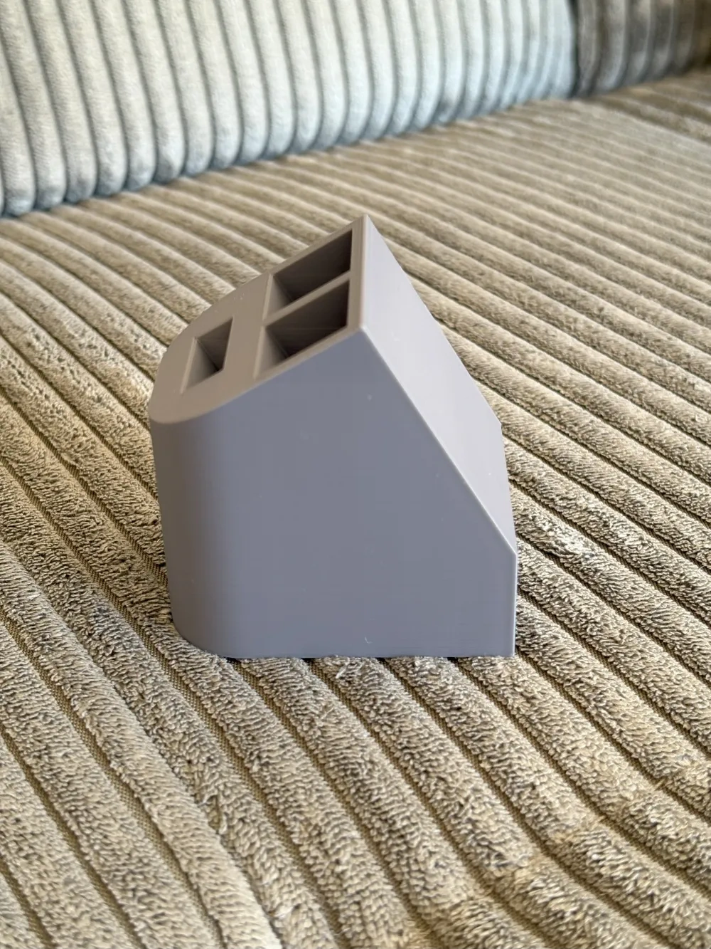 浴室整理器，用于镊子、指甲剪、指甲刀 来自 Tim MakerWorld：免费下载 3D 模型