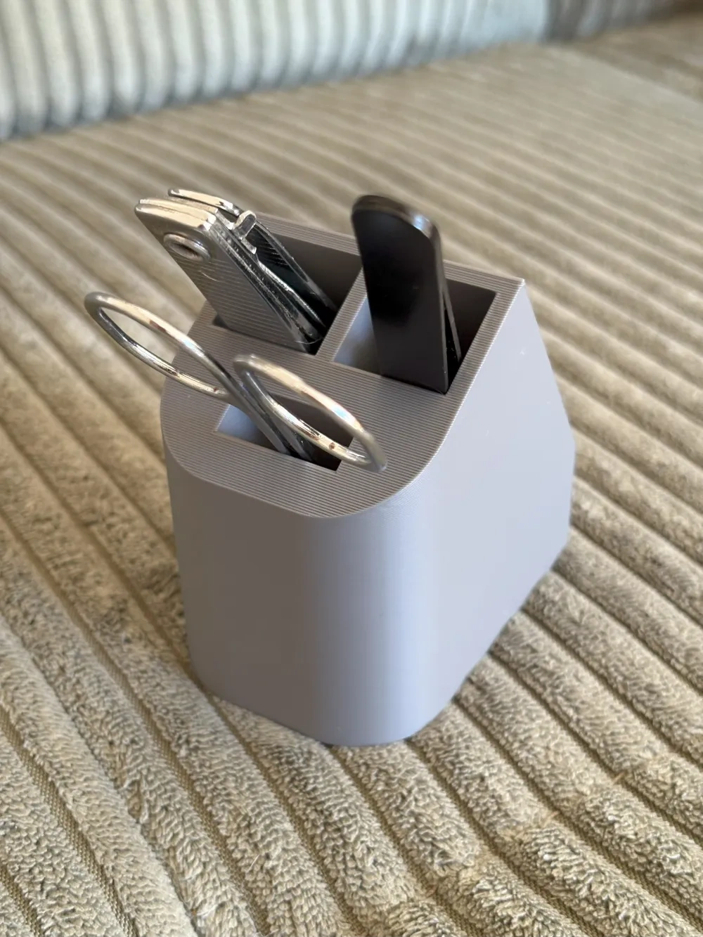 浴室整理器，用于镊子、指甲剪、指甲刀 来自 Tim MakerWorld：免费下载 3D 模型