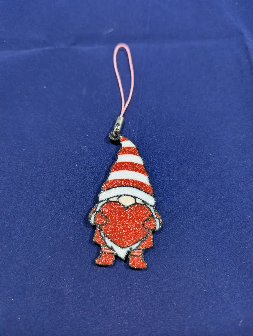 拿着爱心钥匙扣的小矮人 来自 Together 3D - Kids MakerWorld：免费下载 3D 模型