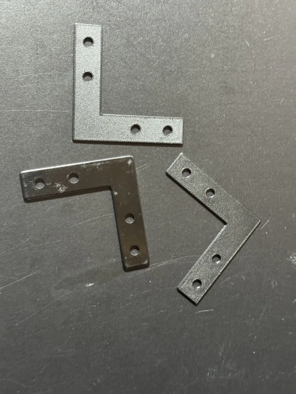2020铝型材L型连接(附带4个加厚底座用于接地四角) - 免费 3D 打印模型 - MakerWorld