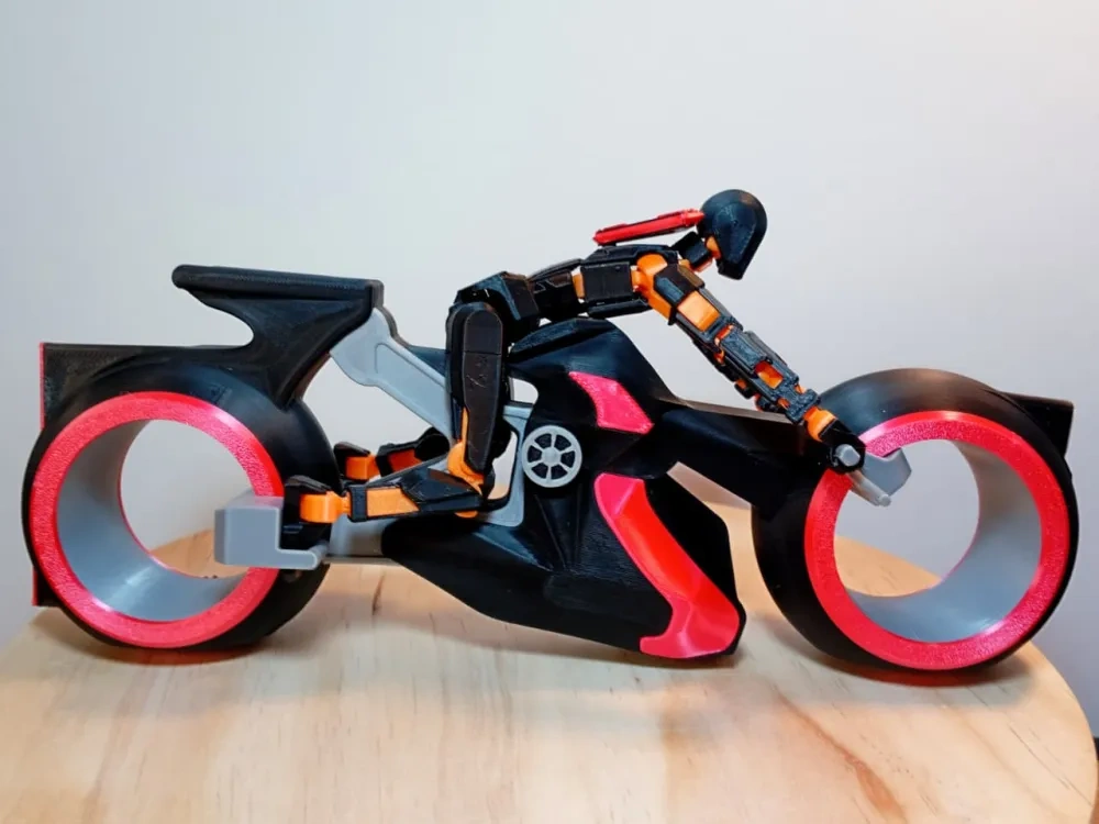 DUMMY 13 TRON Ares 光速摩托车 来自 Andres Vasquez H MakerWorld：免费下载 3D 模型