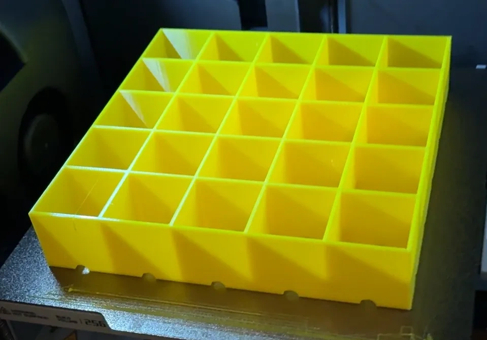 5x5 岩棉块水培育苗支架 来自 Garden Geek MakerWorld：免费下载 3D 模型