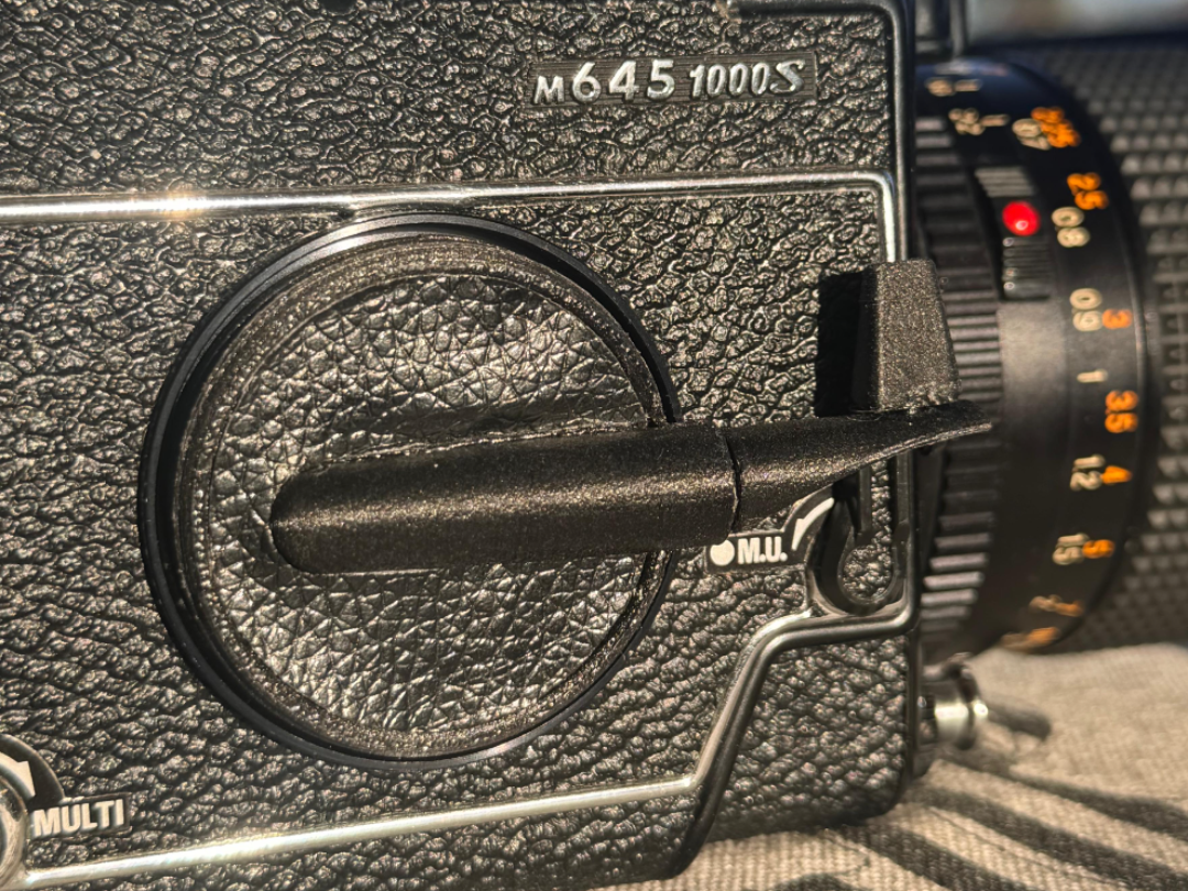Mamiya 645 曲柄 - 免费 3D 打印模型 - MakerWorld