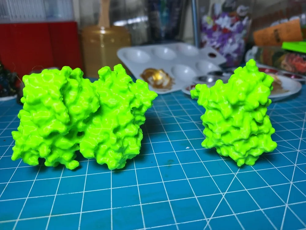 绿色荧光蛋白 (GFP) & SuperFolder GFP 来自 Printing Mantis MakerWorld：免费下载 3D 模型