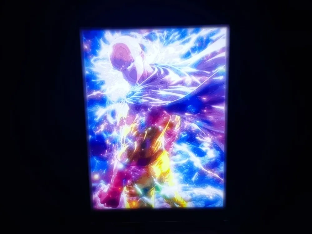 琦玉 – 宇宙版 CMYK LED 板透光浮雕 来自 Sitsero MakerWorld：免费下载 3D 模型