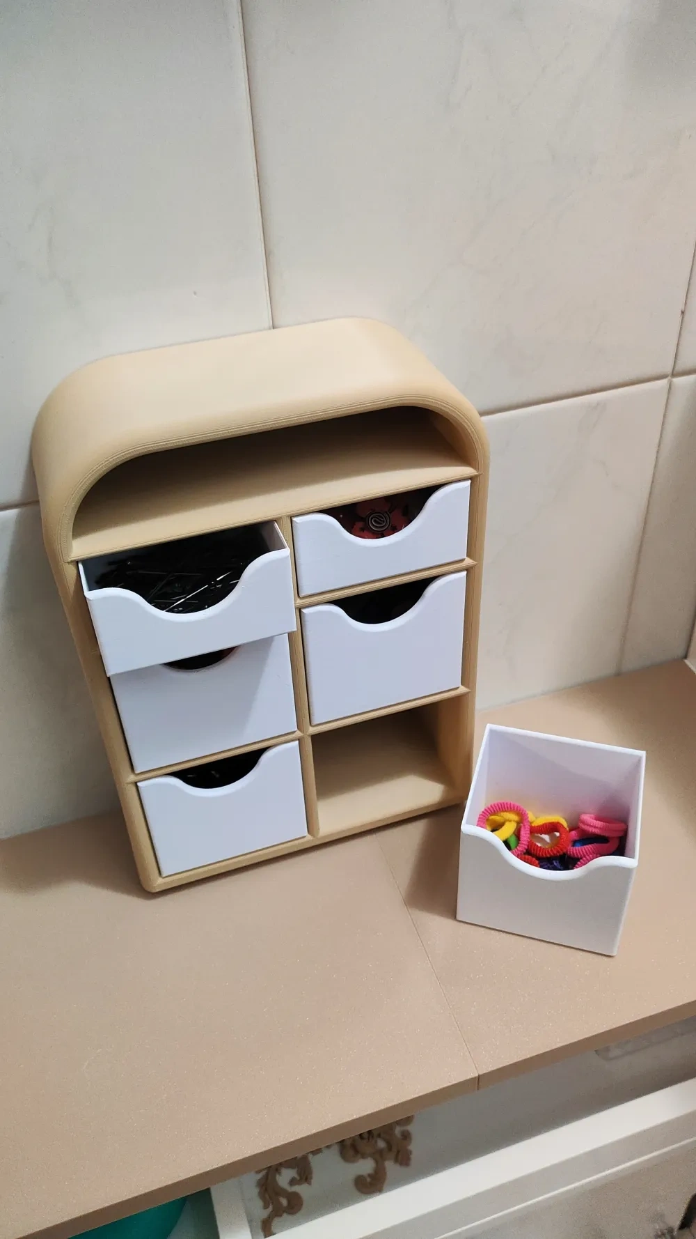 桌面置物架 来自 Nazca3D MakerWorld：免费下载 3D 模型