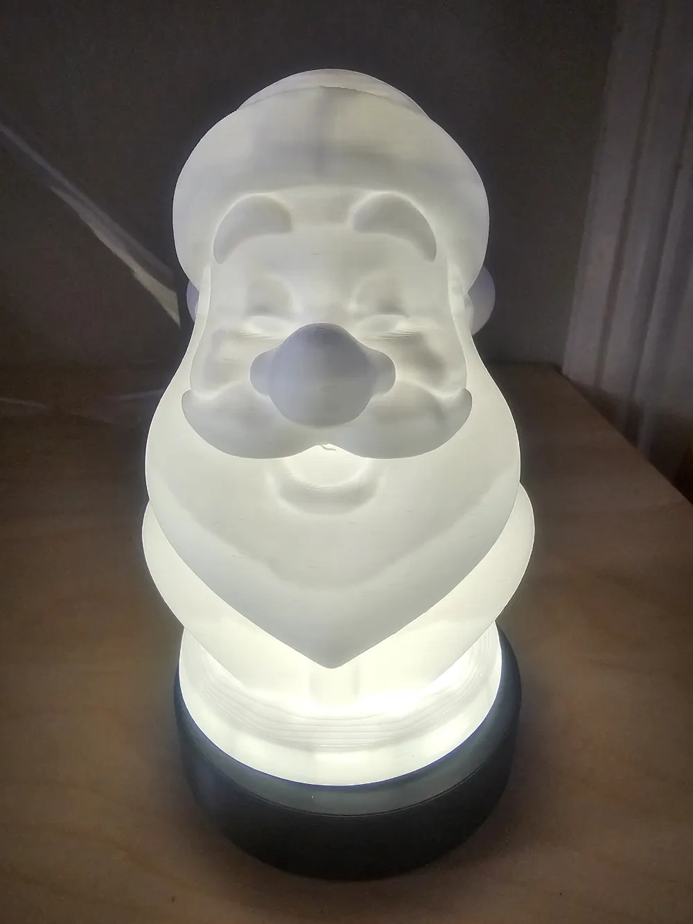 漫画圣诞老人 来自 3D Werkstatt Roger MakerWorld：免费下载 3D 模型