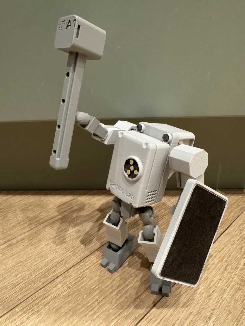 A1 机甲 来自 OB3D MakerWorld：免费下载 3D 模型