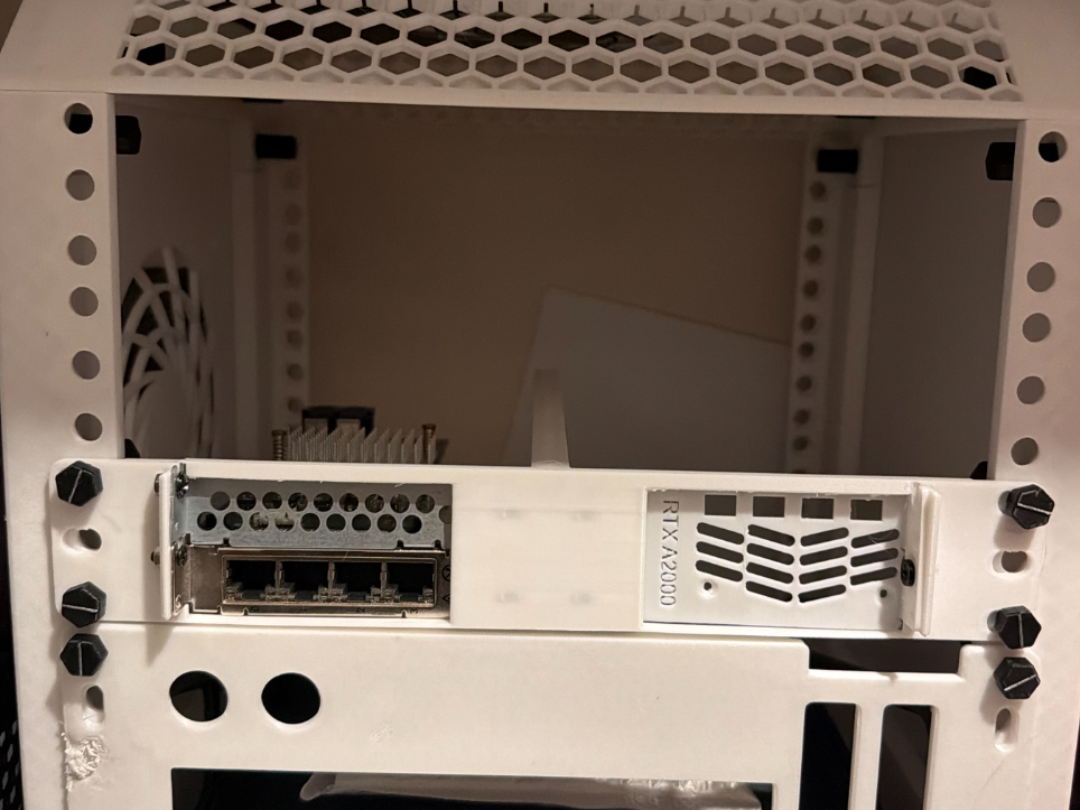 2x2插槽矮版PCIe安装支架 1U 用于10英寸 来自 Volkov MakerWorld：免费下载 3D 模型