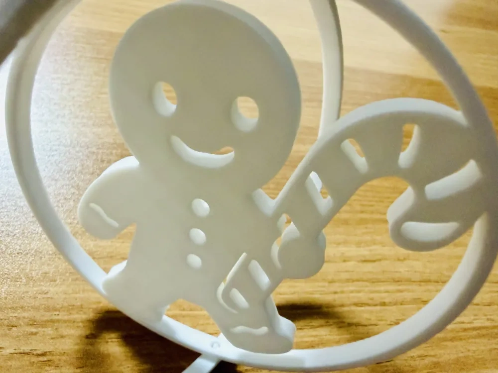 拐杖糖抱抱姜饼 来自 Pixelform MakerWorld：免费下载 3D 模型