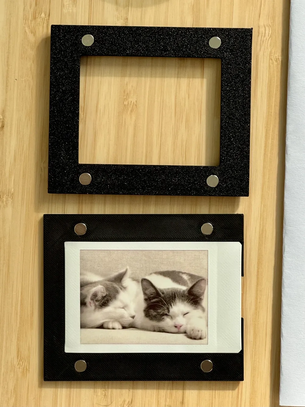Instax Mini 画廊相框 来自 daniel MakerWorld：免费下载 3D 模型