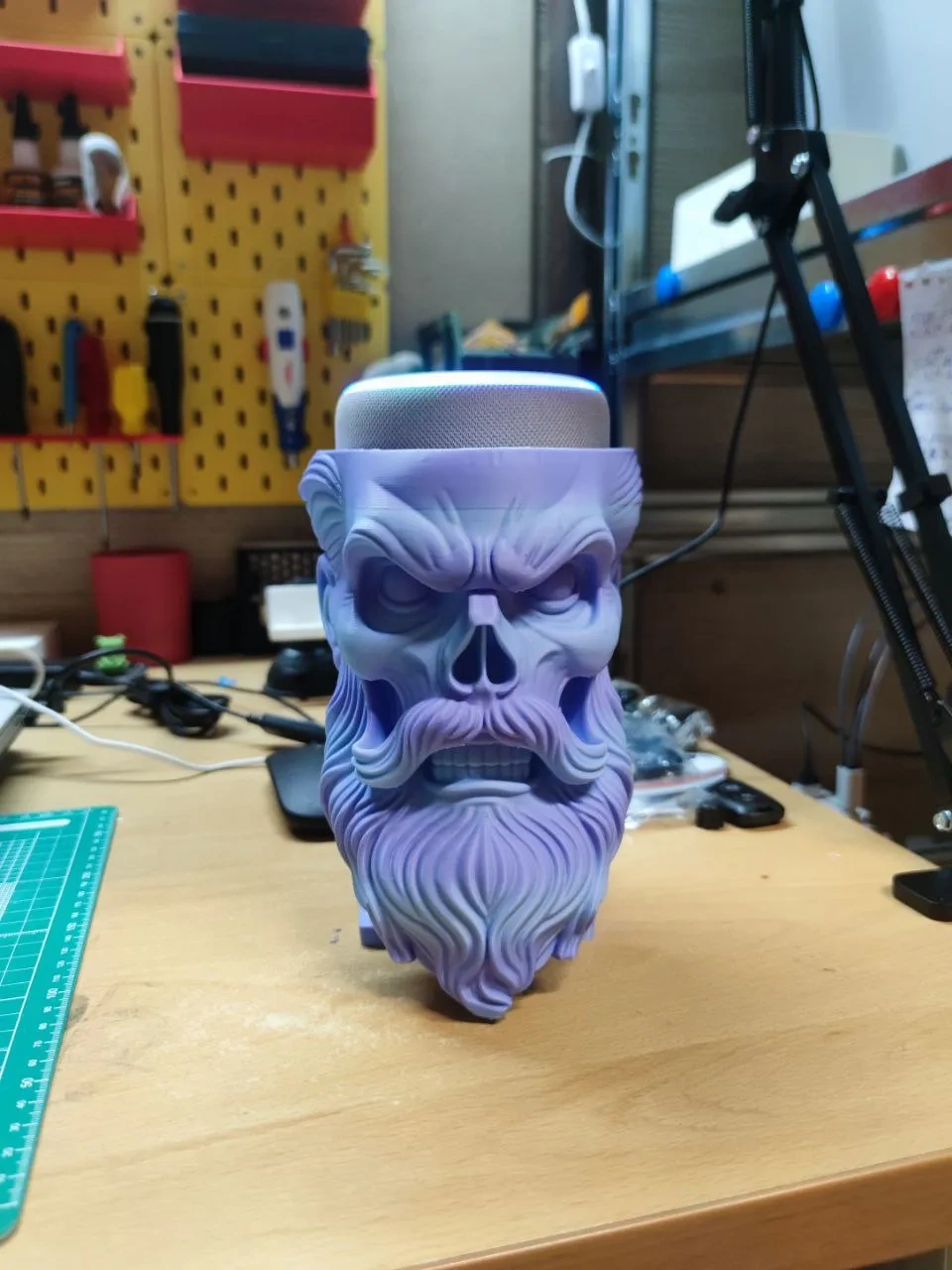 Echo Dot 支架 – “远古头骨” 来自 Eclipse 3D MakerWorld：免费下载 3D 模型