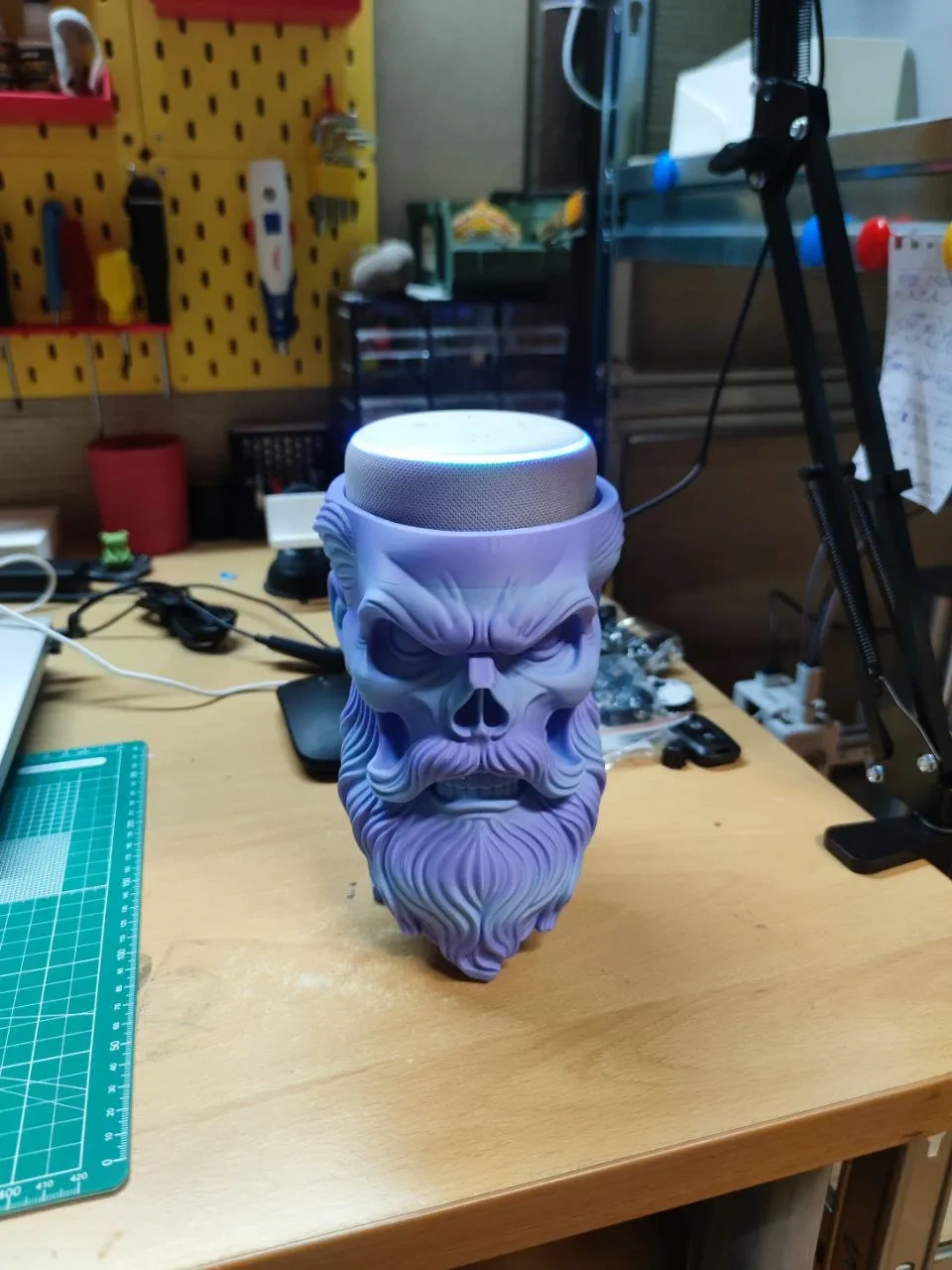 Echo Dot 支架 – “远古头骨” 来自 Eclipse 3D MakerWorld：免费下载 3D 模型