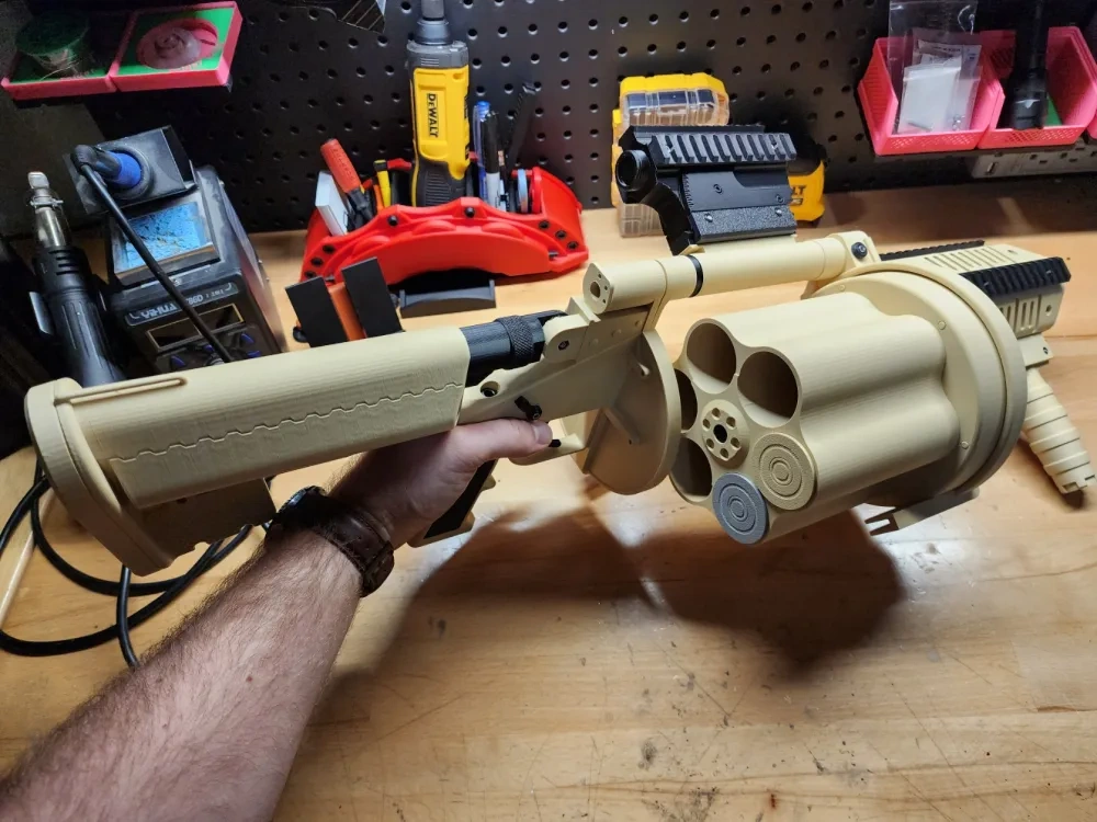 M32A1 40毫米榴弹发射器 - 1:1 展示 (V1) - 免费 3D 打印模型 - MakerWorld