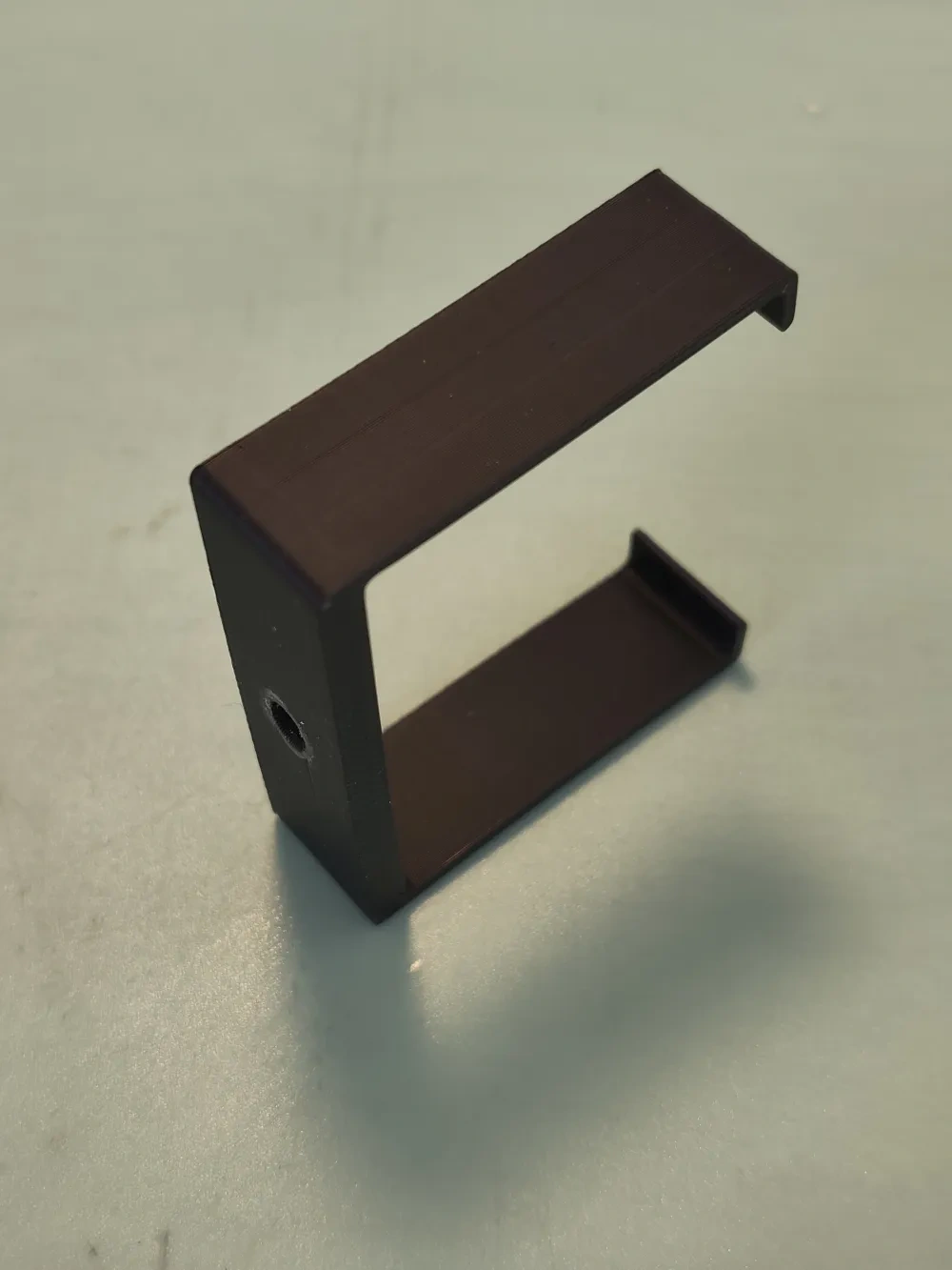 插座板支架 来自 Dr.D MakerWorld：免费下载 3D 模型