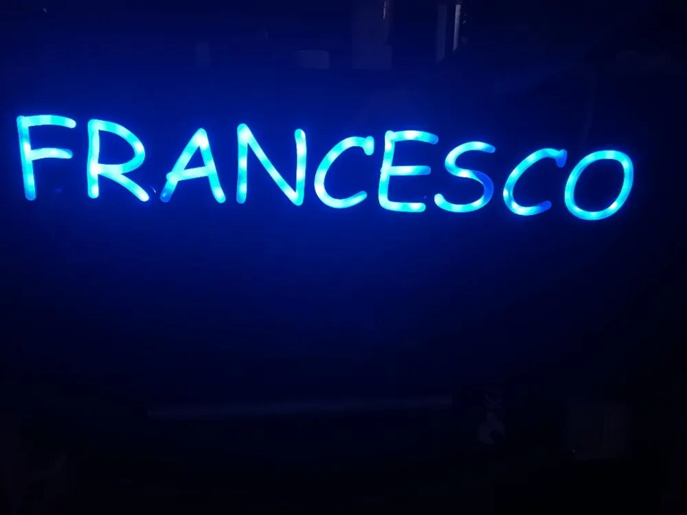 弗朗西斯科带LED的字母 来自 LAB MakerWorld：免费下载 3D 模型