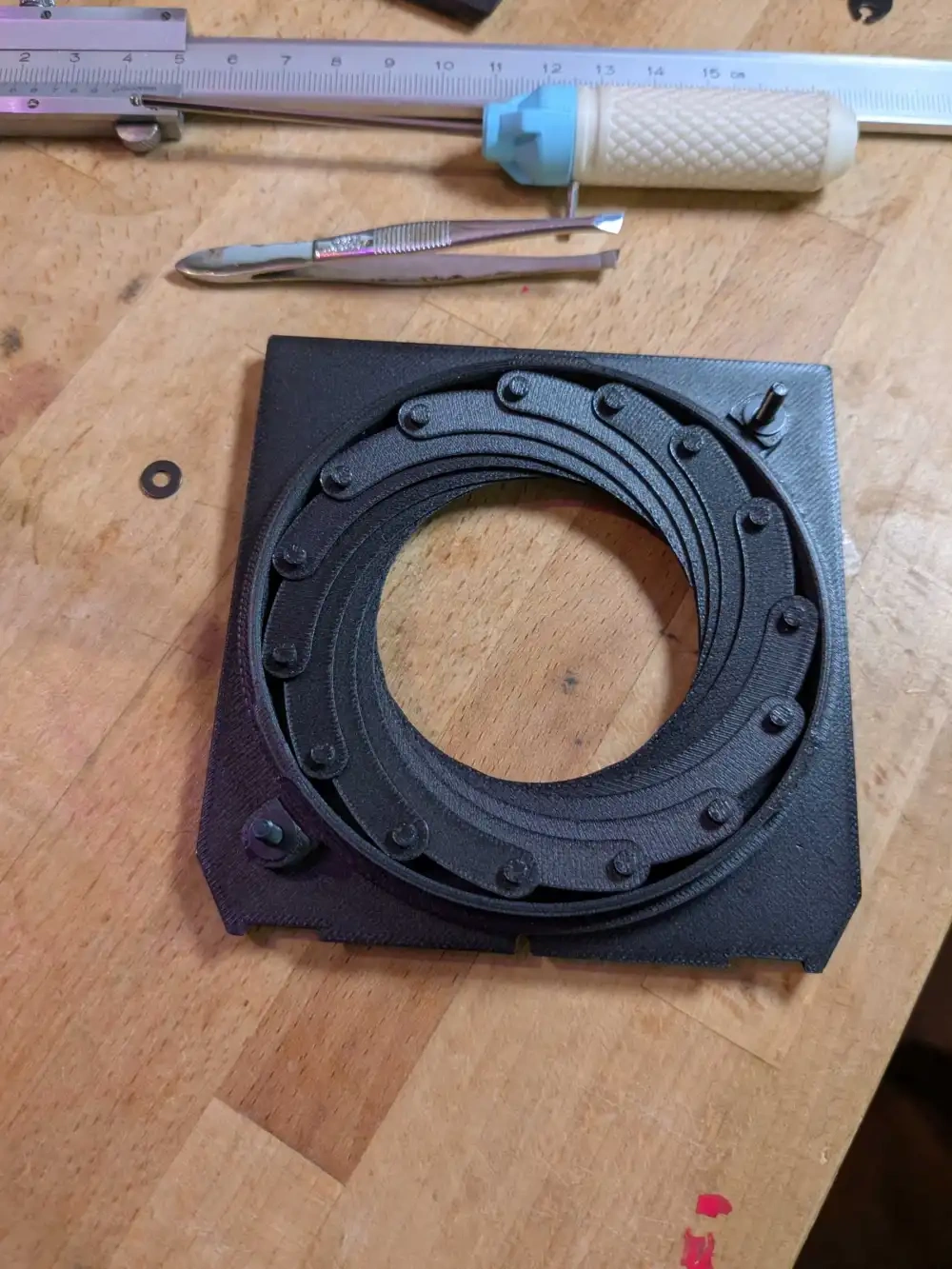 Linhof_IrisClamp - 免费 3D 打印模型 - MakerWorld