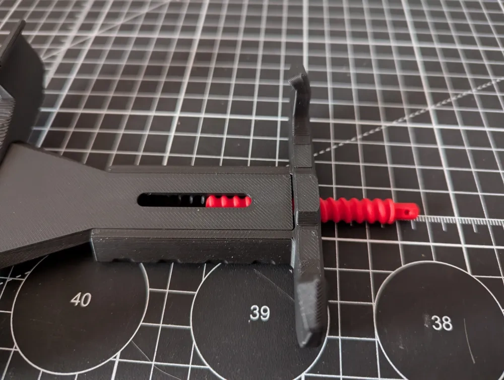 可调节Steamdeck背部支架 来自 elifino MakerWorld：免费下载 3D 模型