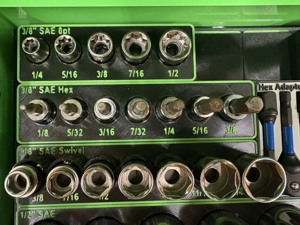 3/8" SAE 8pt 套筒座 Gridfinity 来自 RobNordic MakerWorld：免费下载 3D 模型