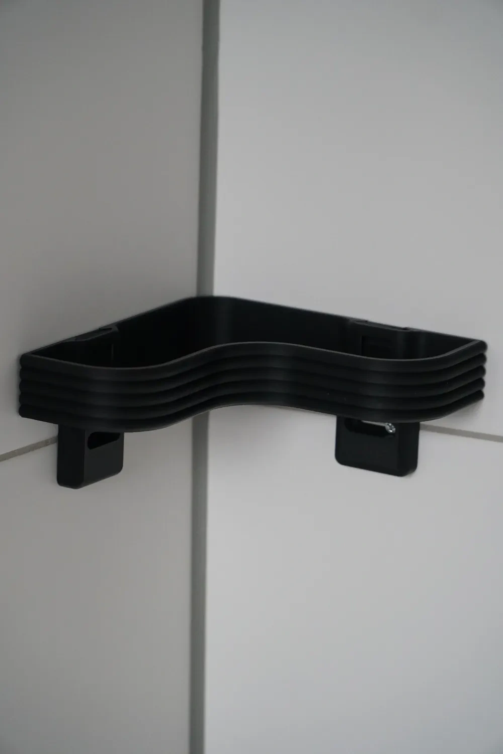 极简壁挂式洗发水置物架 来自 chris MakerWorld：免费下载 3D 模型