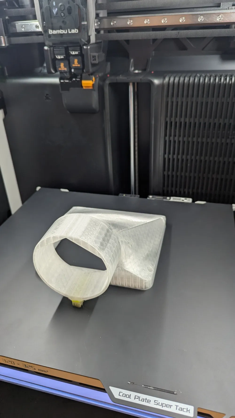 适用于H2打印机的超薄软管适配器 来自 Kurkov Design MakerWorld：免费下载 3D 模型